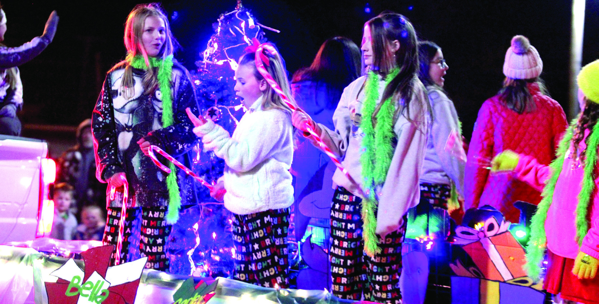More Than 1,500 Attend Grinchmas Parade And Whoville | Countywide & Sun